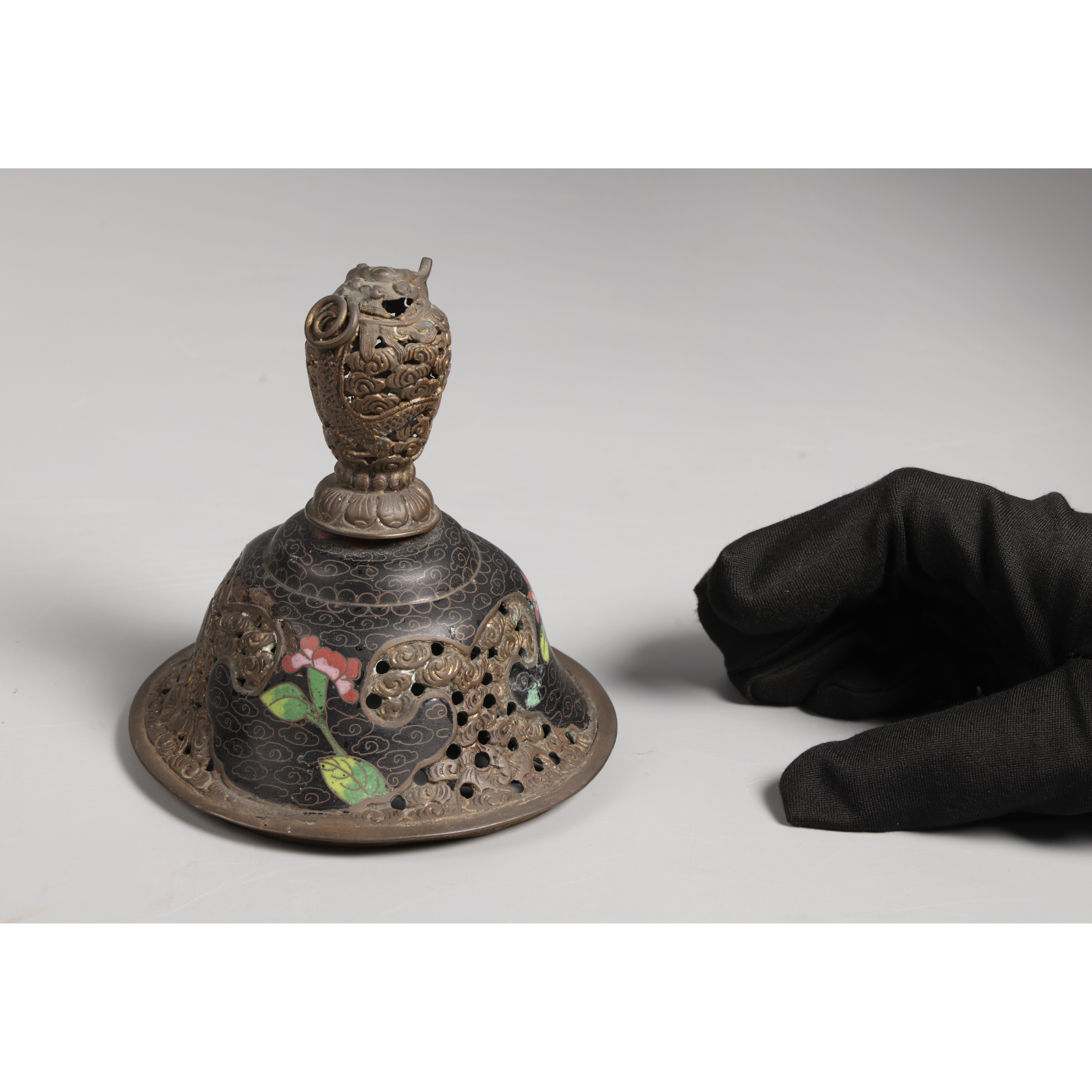 東方拍賣-疑清代 銅胎景泰藍 爐蓋 (EQ-OAEB09)TN - 補破網藝術文物拍賣