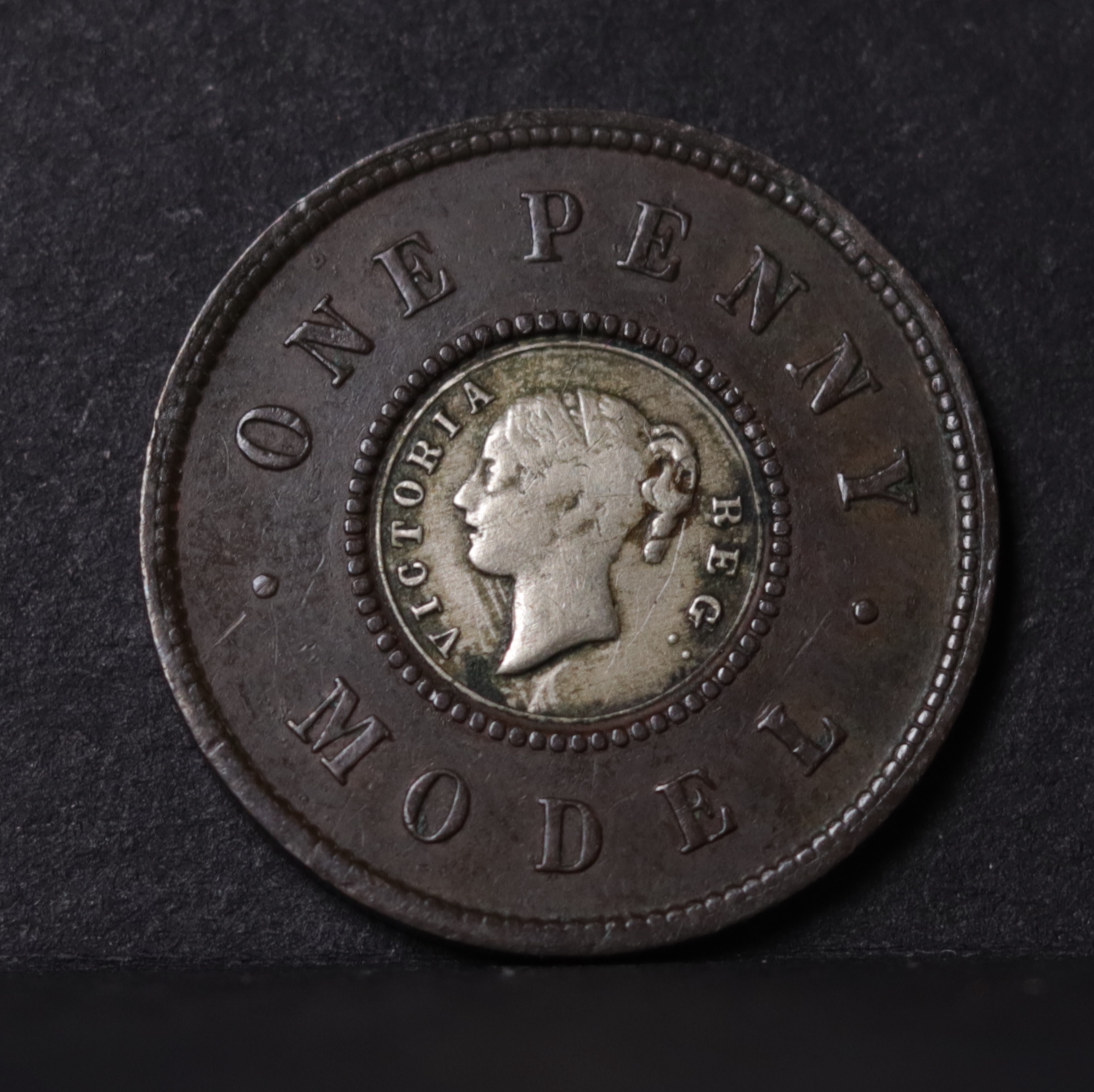 收藏發現家-英國1844 年維多利亞一便士Victoria One Penny Model 稀有品(本賣場不提供看貨只限郵寄，真假自辨 ...